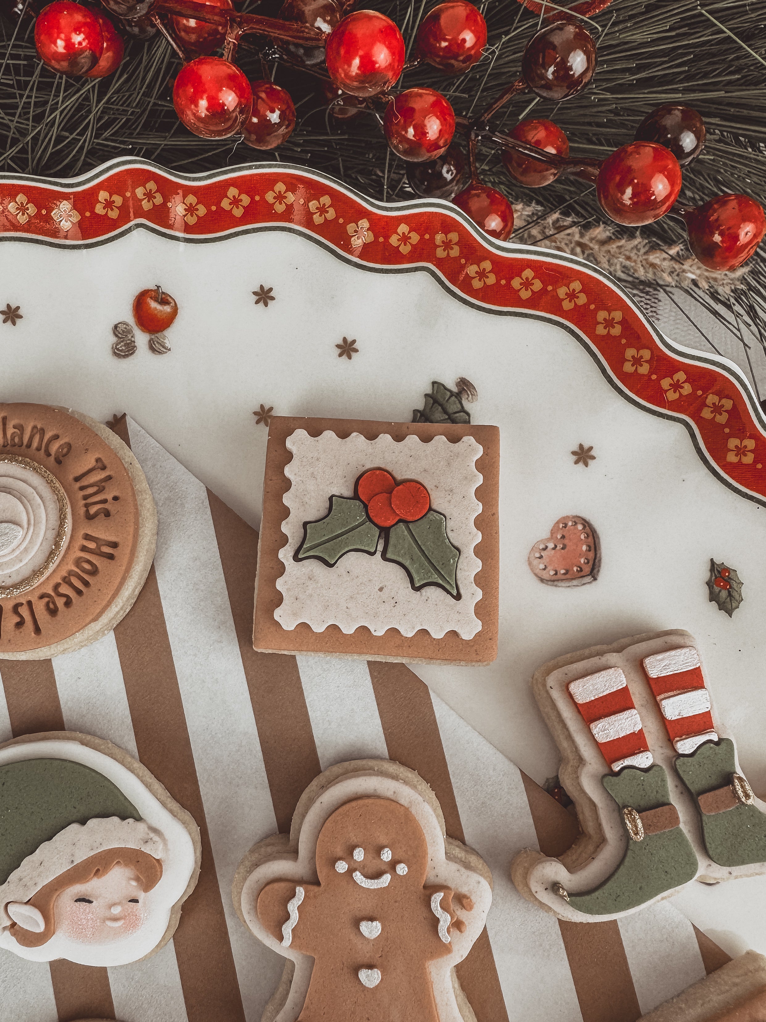 Holly Stamp Mini Cookie Cutter & Stamp – The Sweet Side Designer